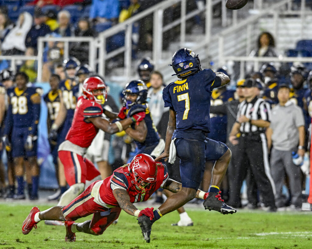 Photo Gallery – Football in Boca Raton Bowl | A Sea of Red