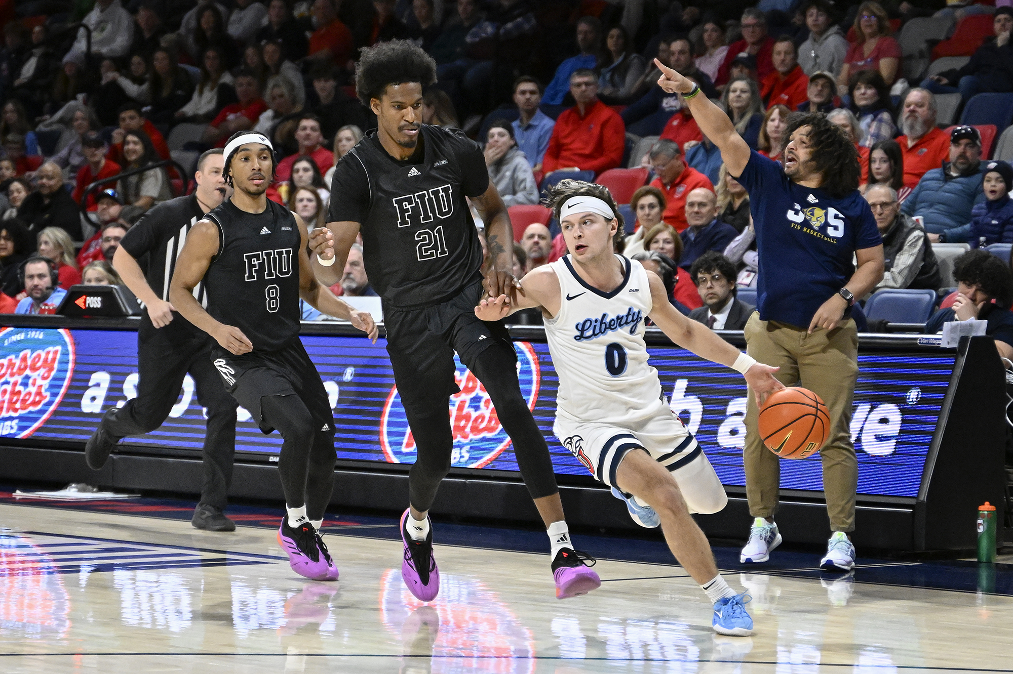 Liberty overcomes 18 turnovers to win 5th straight, defeat FIU | A Sea ...