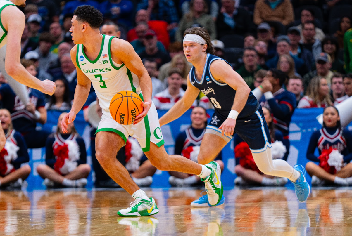 No. 12 Liberty trailing No. 5 Oregon at halftime, 44-20 | A Sea of Red